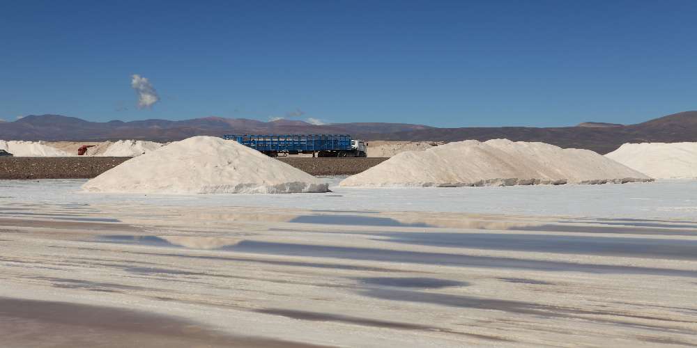 Chile invites investors to express their interest in lithium